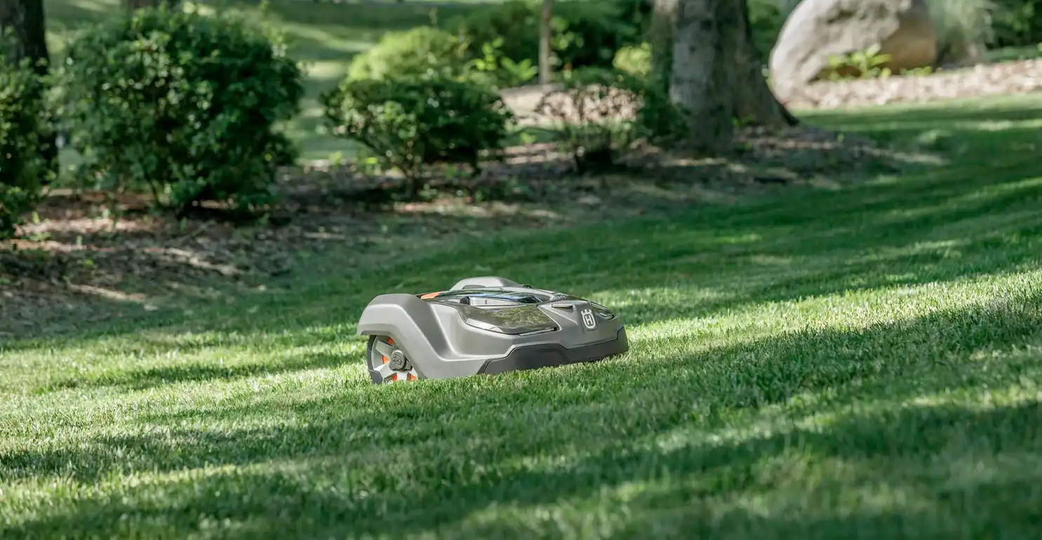 Robotic Mower’s contribution to the GREEN movement | SmartDots